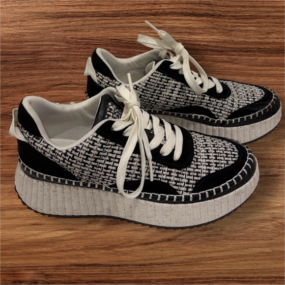 Universal Thread | Shoes | Universal Thread Sneakers | Poshmark